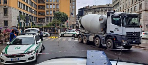Incidente a Milano, ciclista 39enne travolta e uccisa in centro da una ... Incidente a Milano, ciclista 39enne travolta e uccisa in centro da una ...