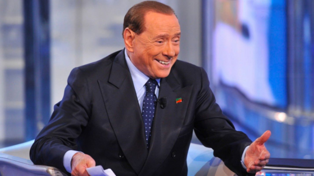 Berlusconi ingresado en la UCI en Milán con insuficiencia respiratoria
