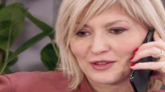 Un posto al sole, puntate maggio 2023: Lara incastrata da Ida, la mamma ...