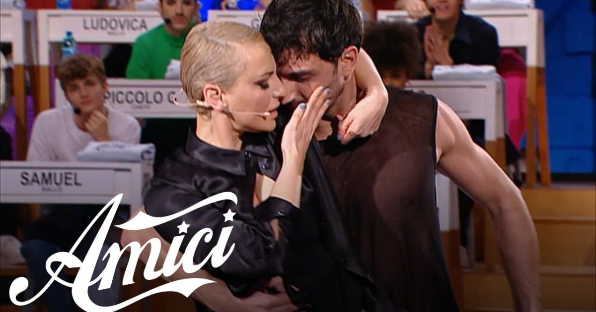 Amici 2023/2024, retroscena cast: Arisa frena sulla nuova edizione, Todaro a rischio addio