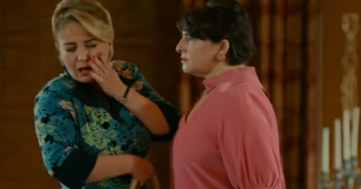 Terra amara, episodi turchi: Sermin schiaffeggiata da Behice