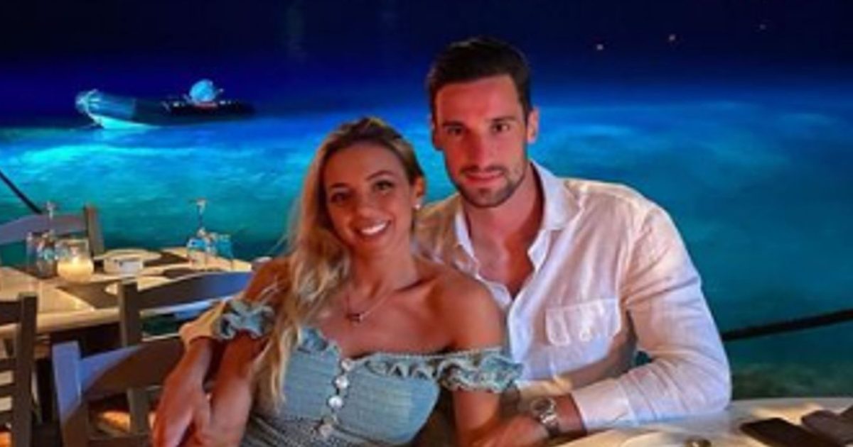 Sergio Rico mejora su salud, reconoce a sus familiares y se comunica ...