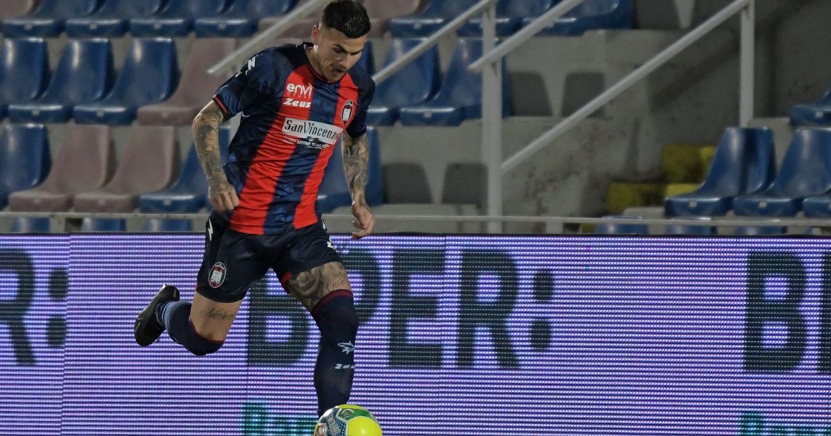 Calciomercato Crotone: gli occhi dell'Avellino su D'Ursi e Papini Calciomercato Crotone: gli occhi dell'Avellino su D'Ursi e Papini