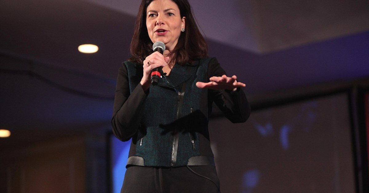 Former US Senator Kelly Ayotte officially launches campaign for governor of New Hampshire