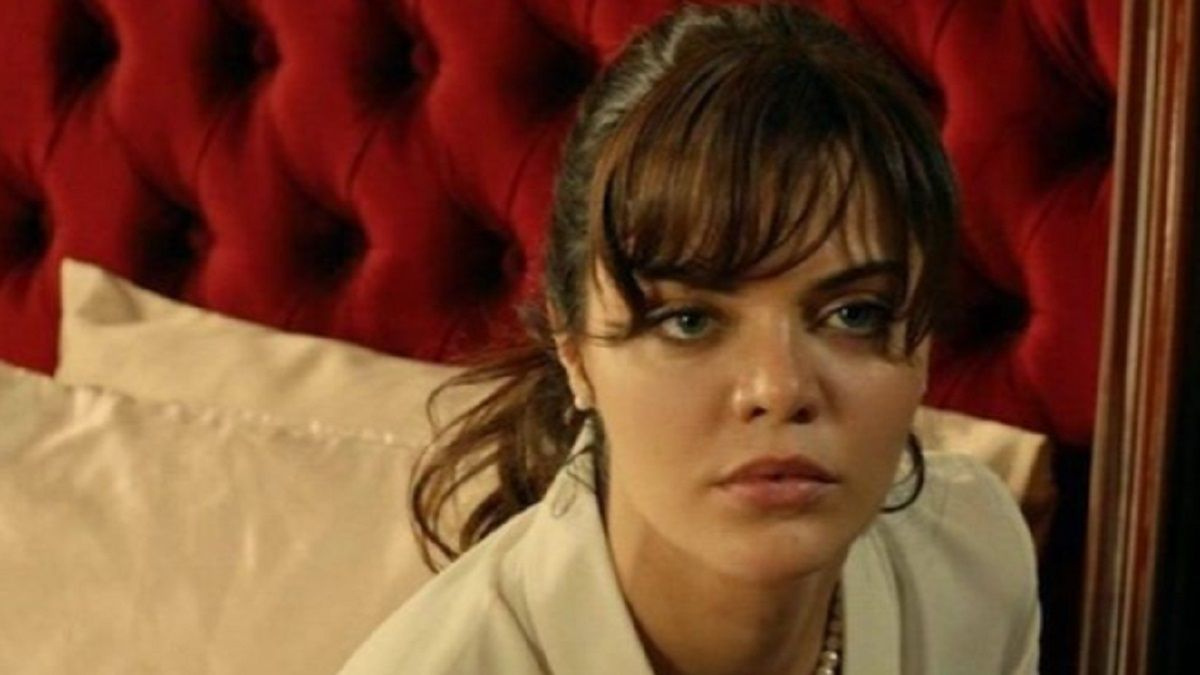 Terra amara trame: Zuleyha inizia a sospettare che il consorte abbia una doppia vita