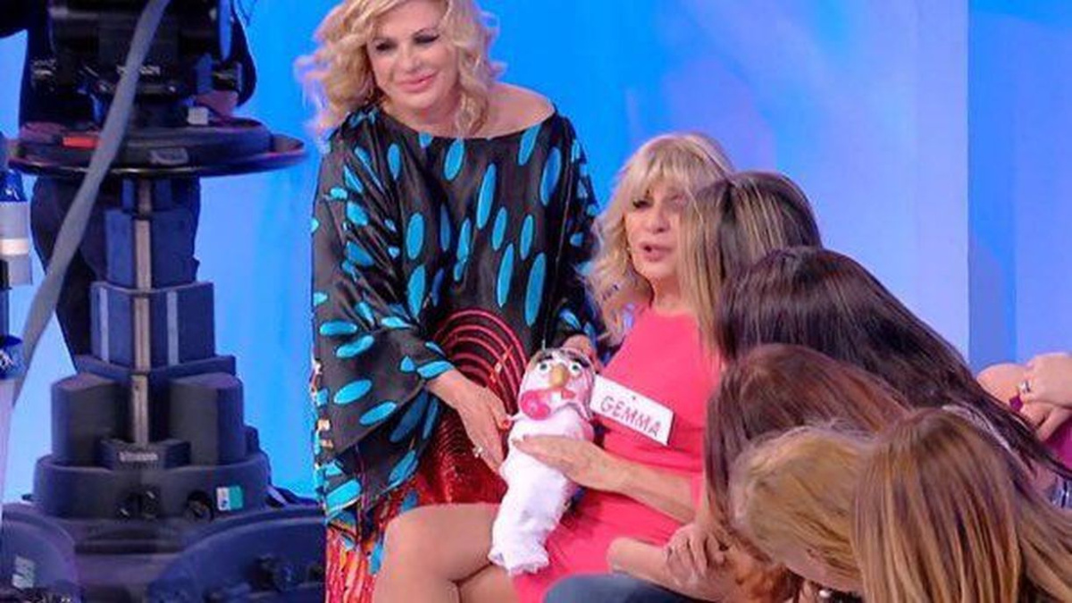 Uomini e donne, scoppia il caos sul nuovo cast: 'Basta con i soliti ...