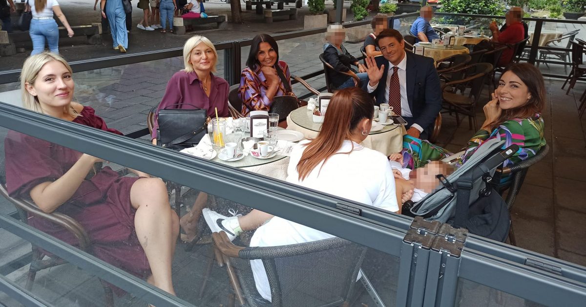 Un posto al sole, retroscena: la foto di un fan conferma che Ida e Lara ...