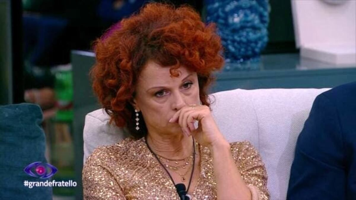 GF, Luzzi critica le scelte degli autori su Varrese: 'Dovevano dare una regolata a tutto'