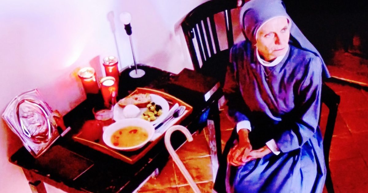 Un posto al sole ipotesi trame: Lara scopre che suor Maura è sua madre ...