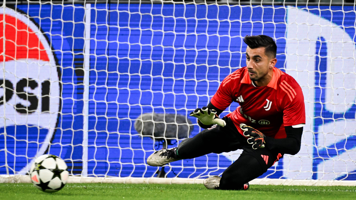 Varriale non fa sconti alla Juventus: 'Presi a pallate dallo Stoccarda'