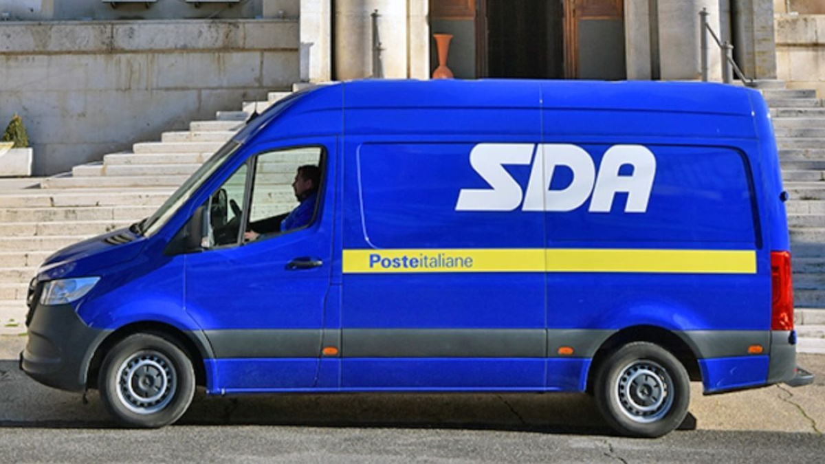 Assunzioni Poste Italiane, SDA seleziona diplomati in ambito logistico