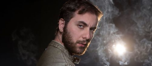 Chi è Angelo Torrente in Upas: Loris De Luna presta il volto a un boss ...