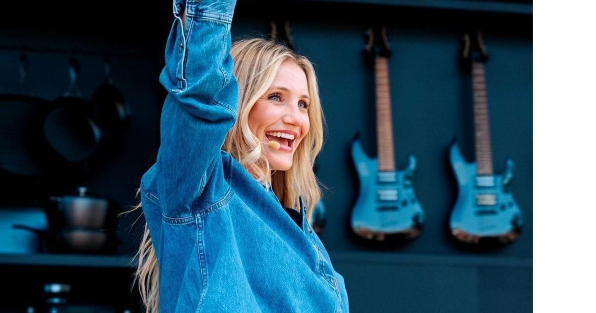 Tagli di capelli over 50 e colori, estate 2024: la chioma lunga e il ...