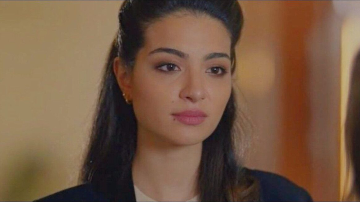 Endless Love, trama del 29/07: Asu viene abbandonata da Hakki, Nihan contro Soydere