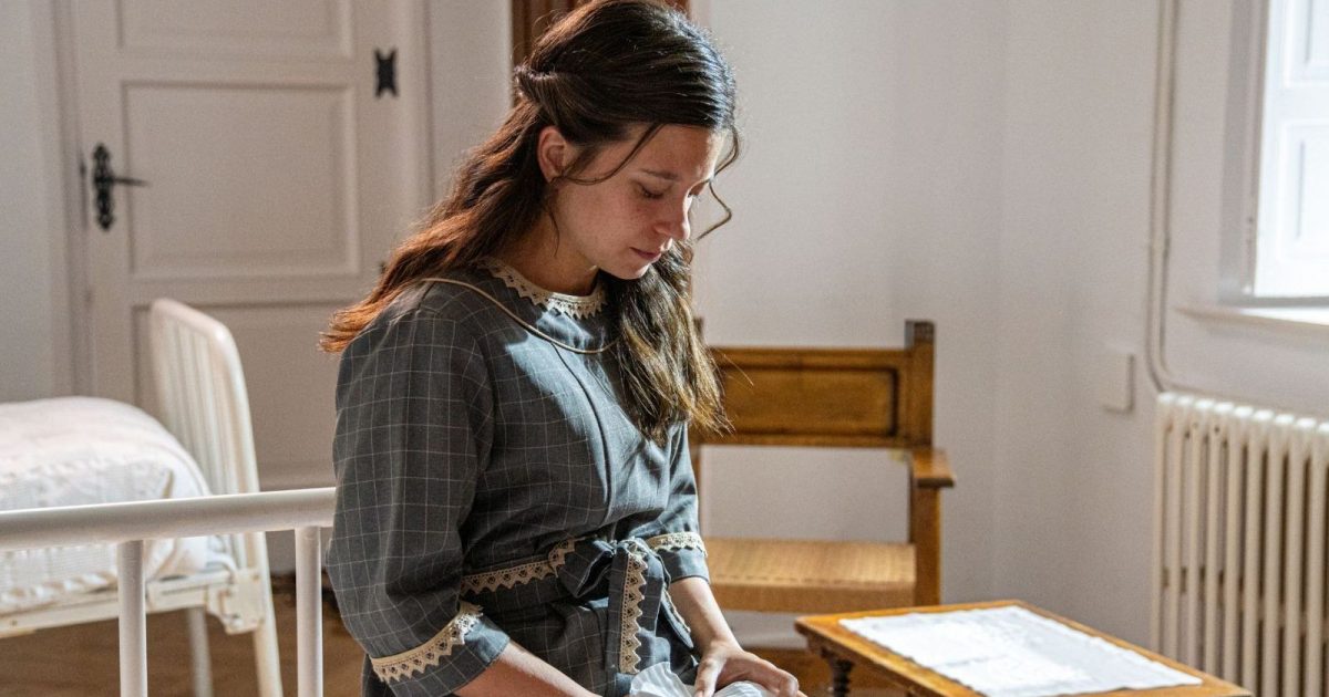 La Promessa anticipazioni Spagna: Curro scopre che Martina è in sanatorio e vuole salvarla