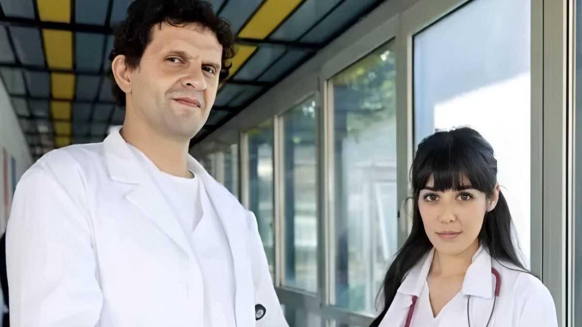 Upas, trame al 30/8: Rossella conosce Daniele Fusco, il dottore ha un ...