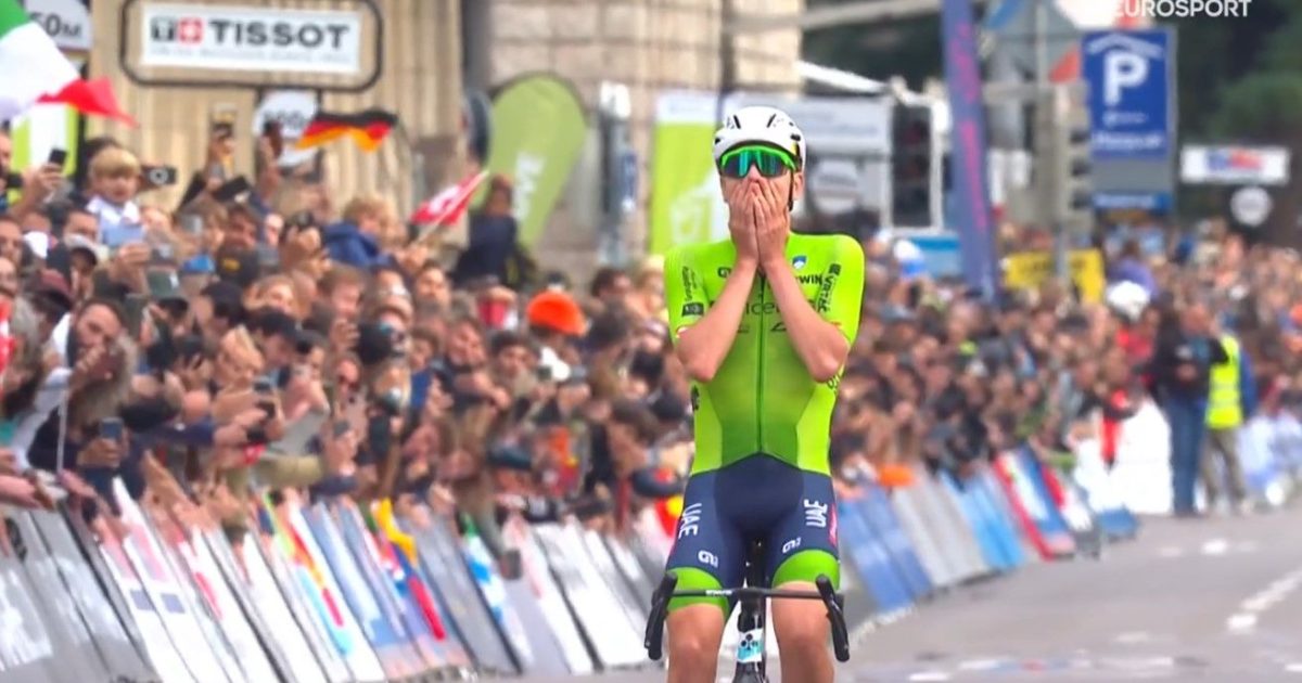 Pogacar trionfa ai Mondiali dopo 100 km di fuga: 'Non era nei piani attaccare così presto'