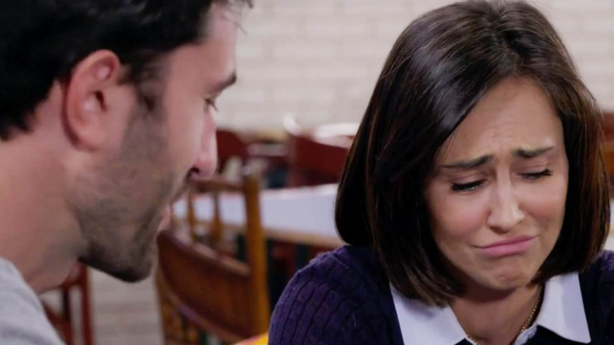 Un posto al sole puntata di lunedì 27 gennaio: Viola spaventata dalla furia di Damiano