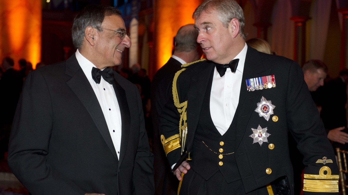 Reali inglesi: il Principe Andrea perde titolo e casa