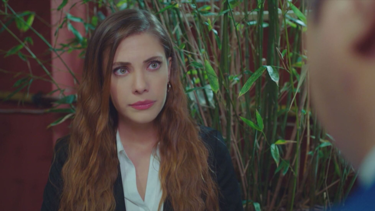 Forbidden fruit, trame al 28 novembre: Yidiz si finge una moglie affettuosa
