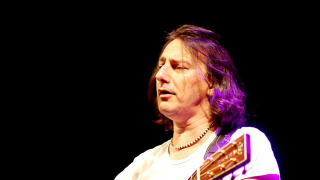 Pippo Pollina annuncia il nuovo album Fra guerra e pace, in uscita il 5 ...