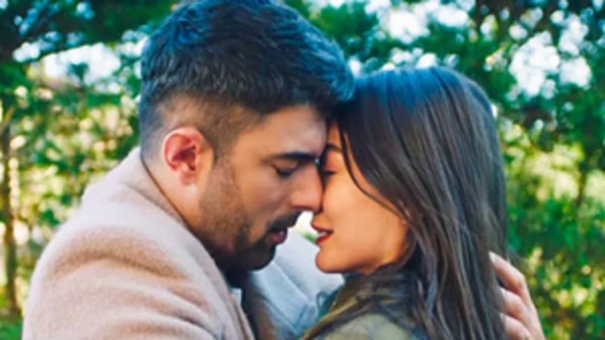 Io sono Farah, trame turche del finale: Tahir finge la sua morte, Farah ...