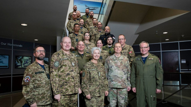 Babbo Natale 2025: come seguire il suo viaggio con i tracker di NORAD e ...