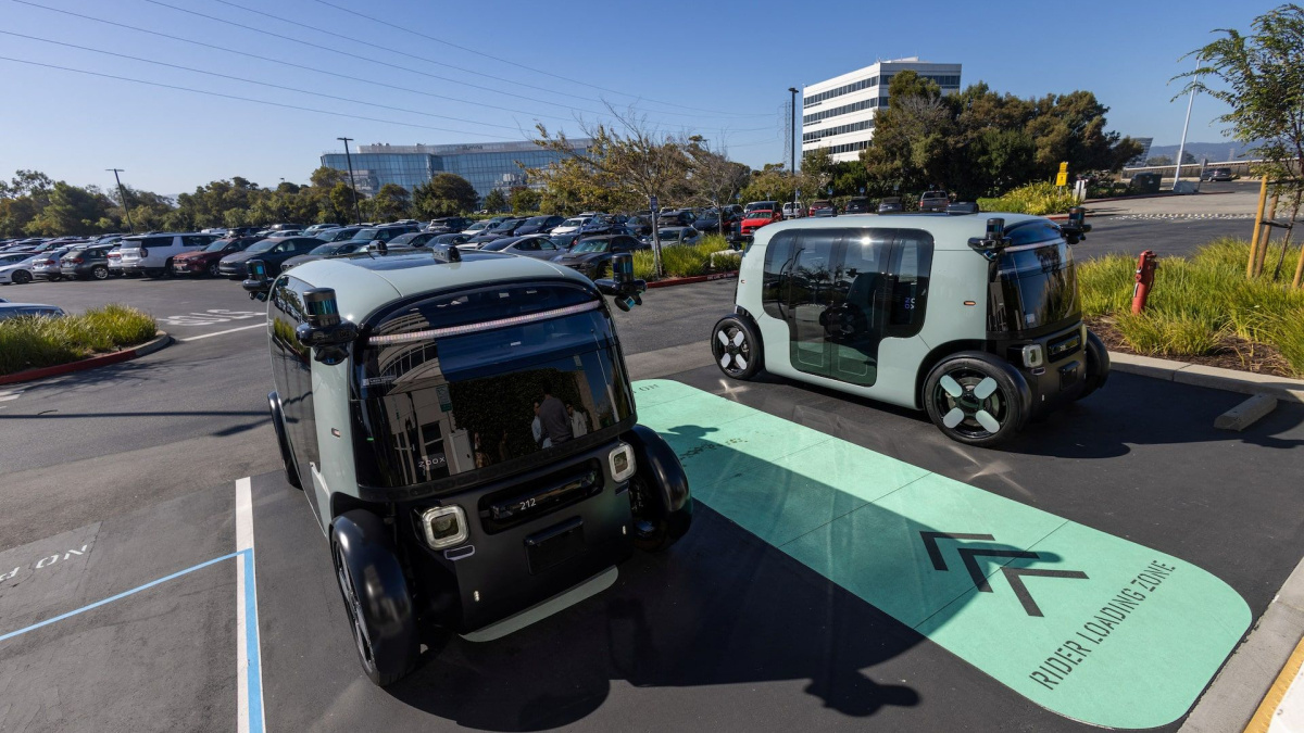 Zoox richiama 332 robotaxi per un difetto software nel cambio di corsia