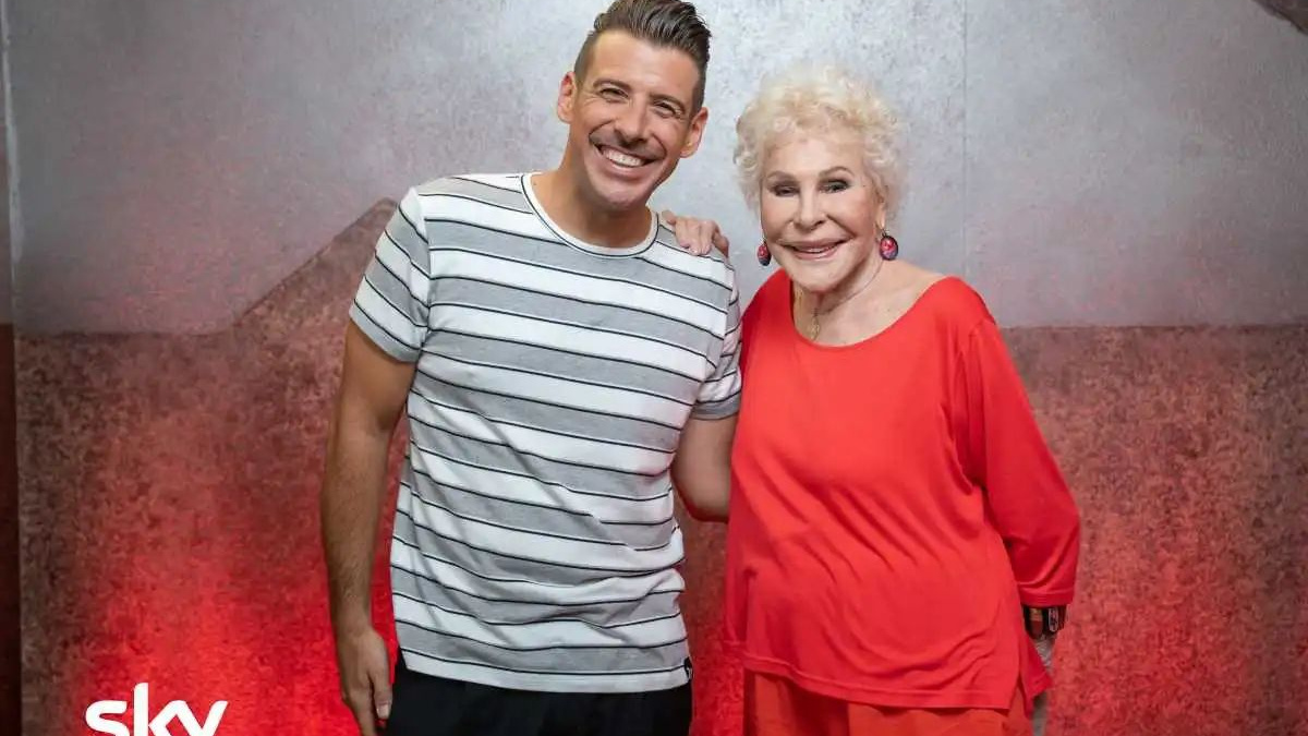 Radio Deejay omaggia Ornella Vanoni con la canzone di Natale 2025