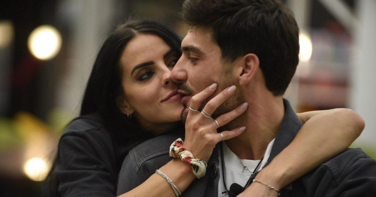 GF, Lorenzo frena Shaila: 'Fuori di qua duriamo tre settimane'