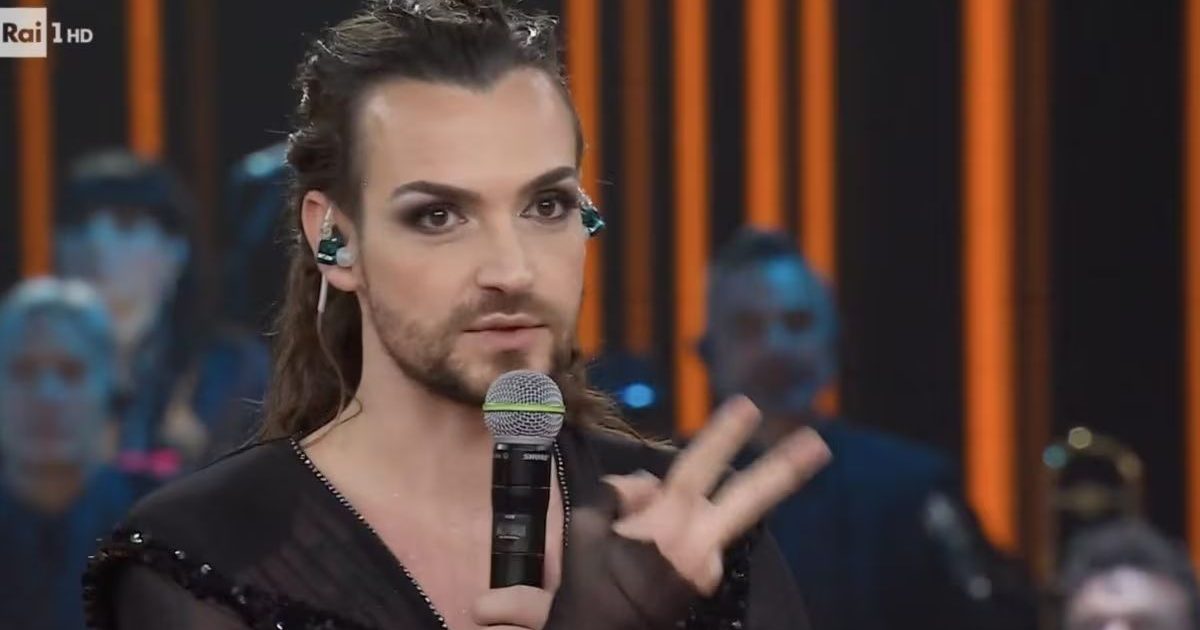 Amici, Valerio Scanu critico verso il talent: 'Sul canto si dicono cose ...