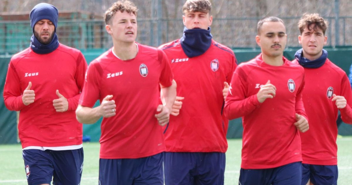Crotone: per la sfida col Cerignola recupera Barberis, out Giron