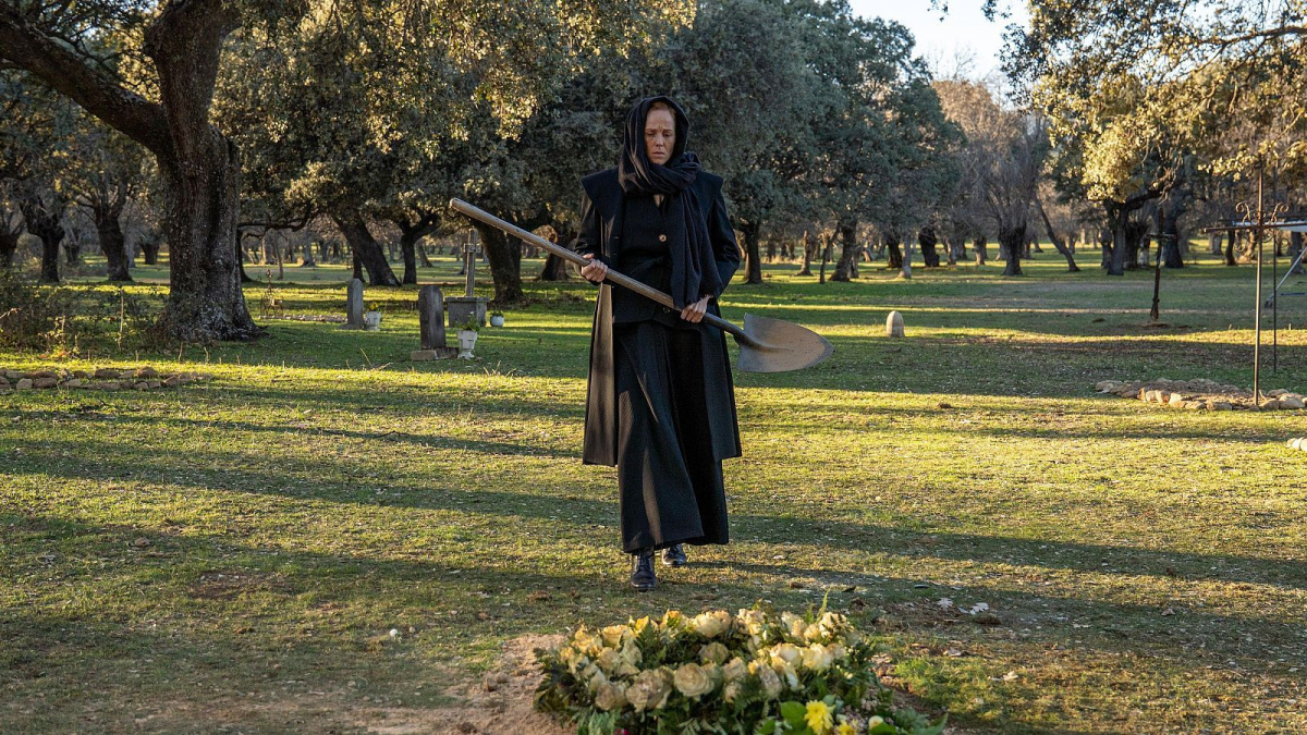 La Promessa, anticipazioni spagnole: Pia apre la tomba di Jana, Catalina in serio pericolo