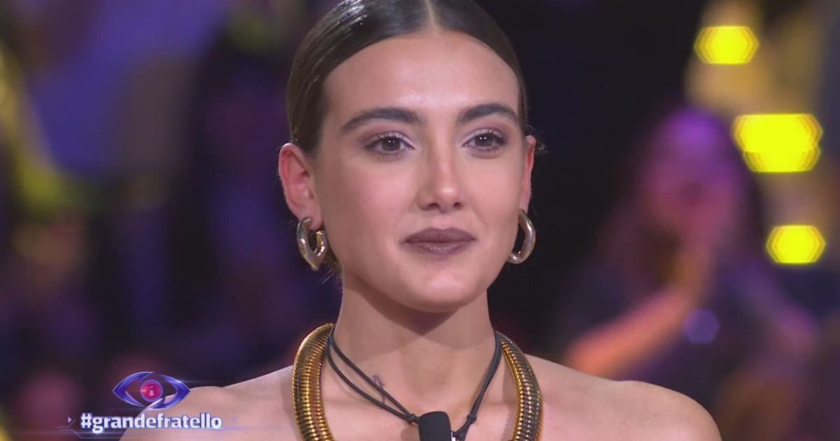 GF: Beatrice Luzzi condivide un articolo dove viene criticato Signorini ed elogiata Zeudi