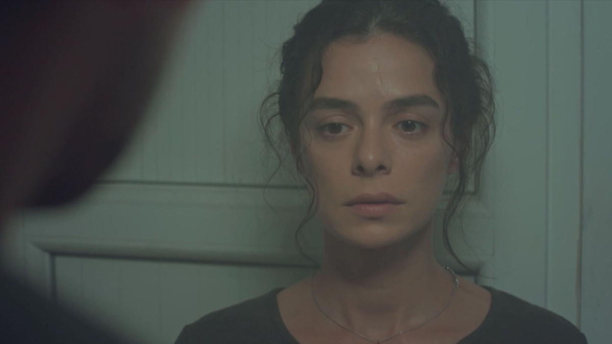 La forza di una donna trame al 22 giugno: Bahar chiede aiuto a Arif per evitare lo sfratto