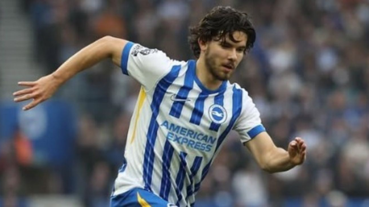 Mercato Juve: idea Kadioglu del Brighton per la fascia sinistra