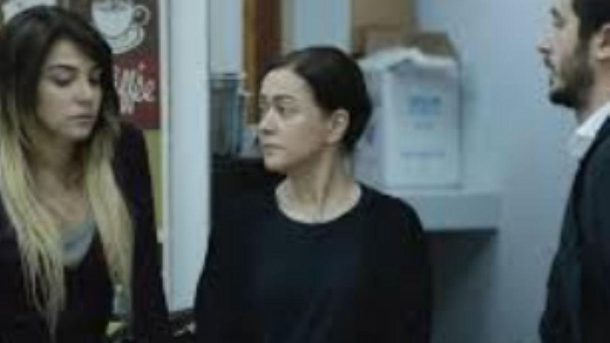 La forza di una donna, trame turche: Emre offre un lavoro a Hatice e Ceyda in caffetteria