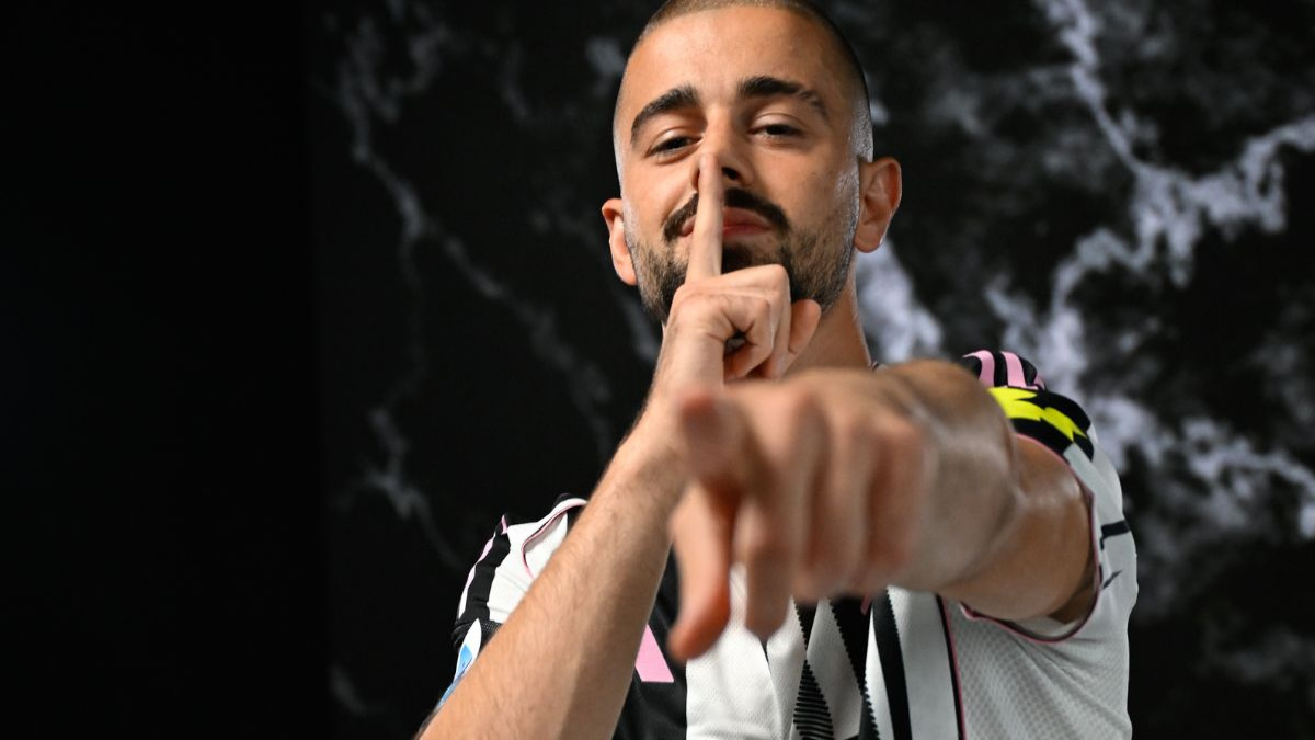 Zhegrova scalda i motori per la gara fra Juventus e Atalanta