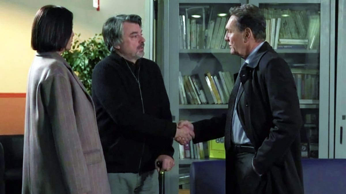 Un posto al sole, trame febbraio: Gennaro esce di scena, Michele viene ...