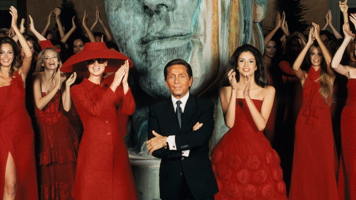Sophia Loren e Valentino: storia di un'amicizia tra alta moda e grande ...